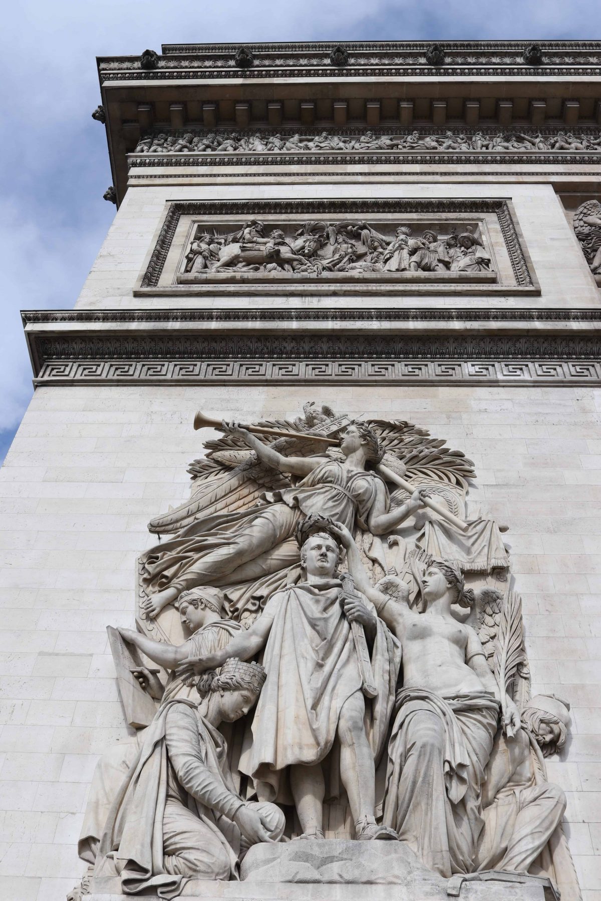 Arco do Triunfo, um dos monumentos mais representativos de Paris ...